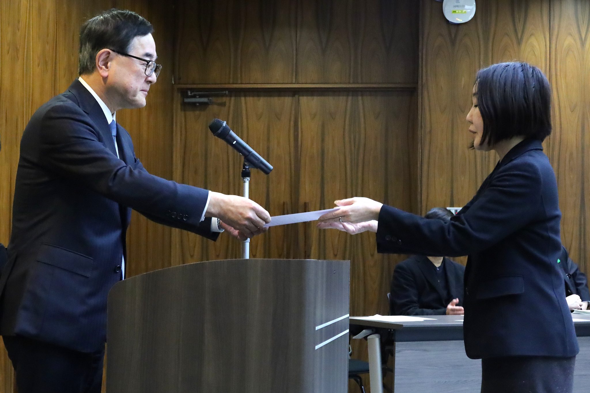 「地域中核・特色ある研究大学強化促進事業（J-PEAKS）」における連携研究プラットフォーム採択課題への認定証交付式及び事業説明会を実施しました – 北海道大学 総合イノベーション創発機構